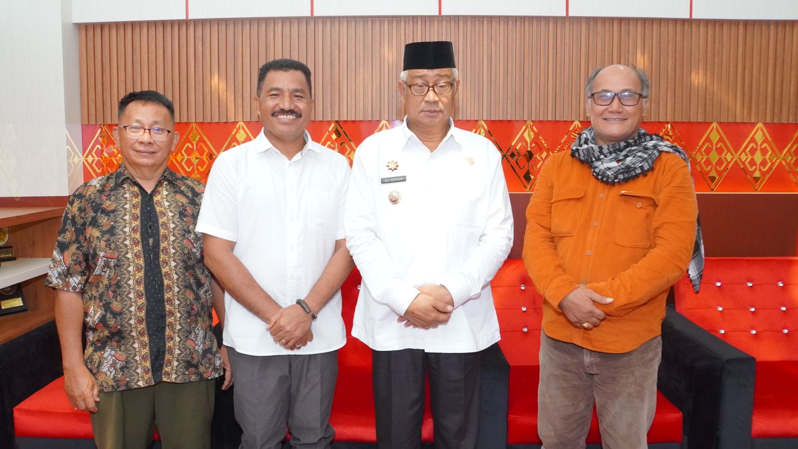Walikota Tidore Ali Ibrahim Terima Kunjungan Ketua Sinode Gereja Masehi ... Walikota Tidore Ali Ibrahim Terima Kunjungan Ketua Sinode Gereja Masehi ...